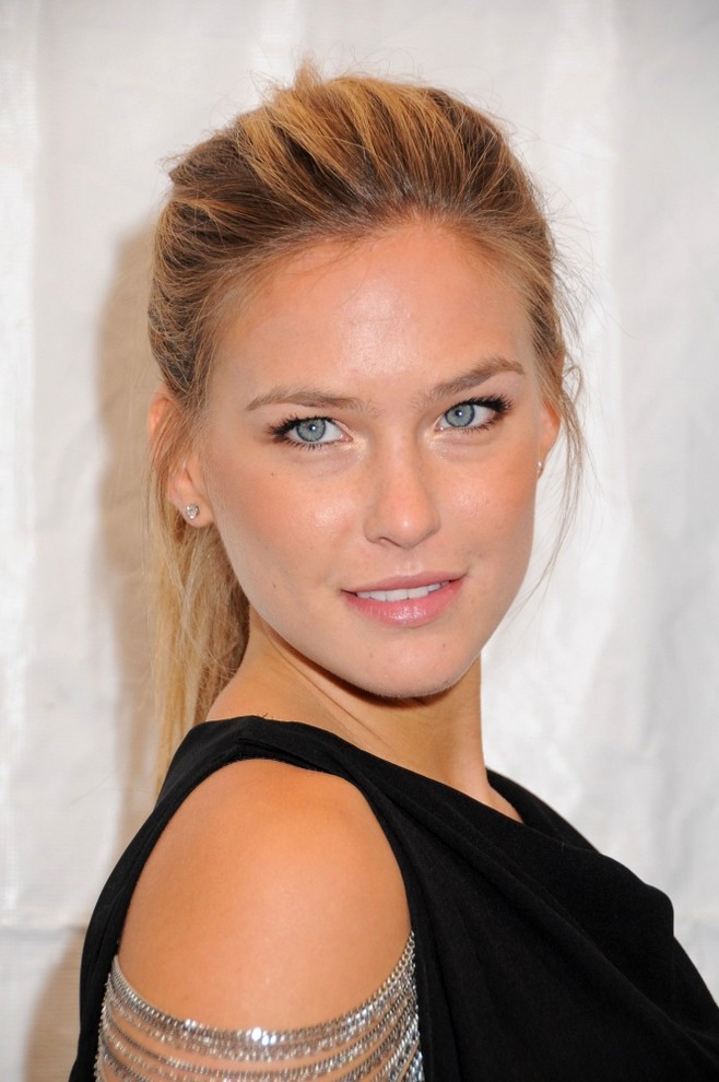 Bar Rafaeli In Attendance For Sports Illustrated 2010 Swimsuit Issue ...