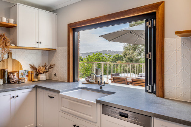 Modern Farmhouse Kitchen with Blackwood Timber Features - Country ...