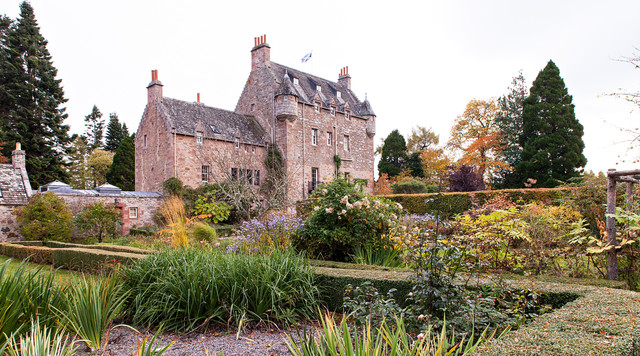 Houzz Tour: A 17th Century Castle is Beautifully Brought Up To Date ...