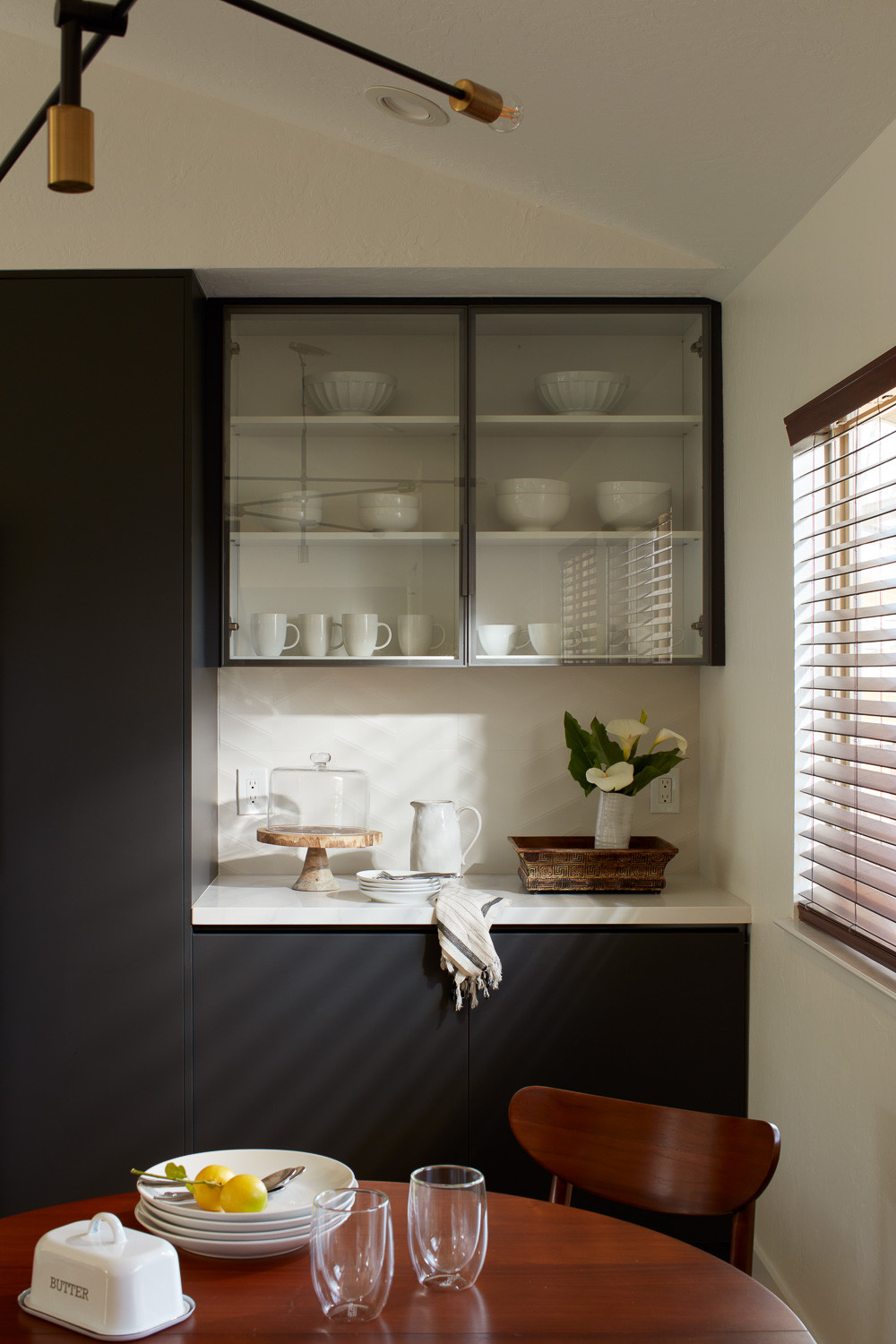 Kitchen of the Week: Earthy Contemporary Style With an Open Plan
