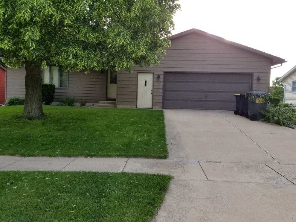 Curb appeal for plain snout house | Houzz Forum