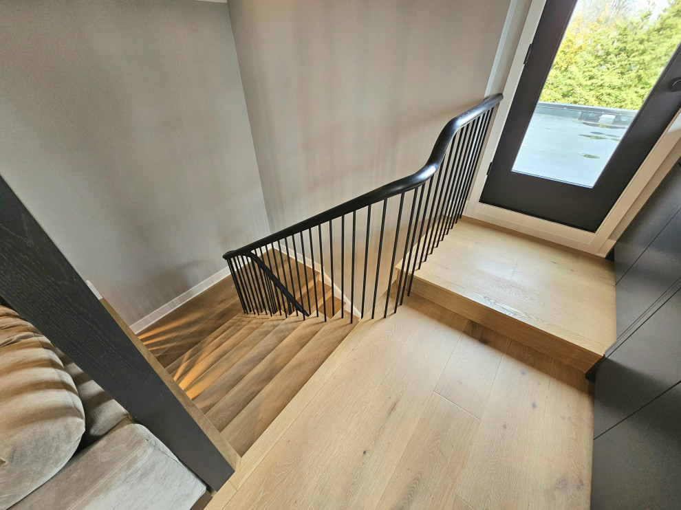 115_Stunning Continuous Rail System on 3 Story Floating Stairs ...