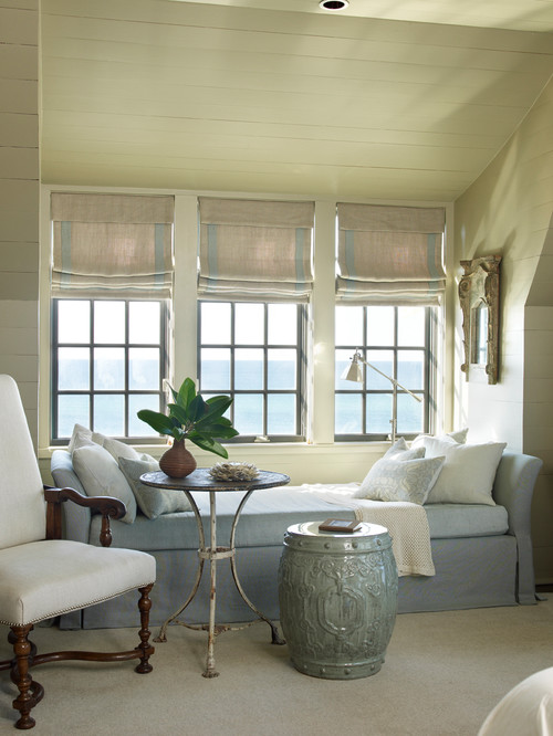 What Is a Daybed? Half-Bed, Half-Sofa, 100% Great for Guests