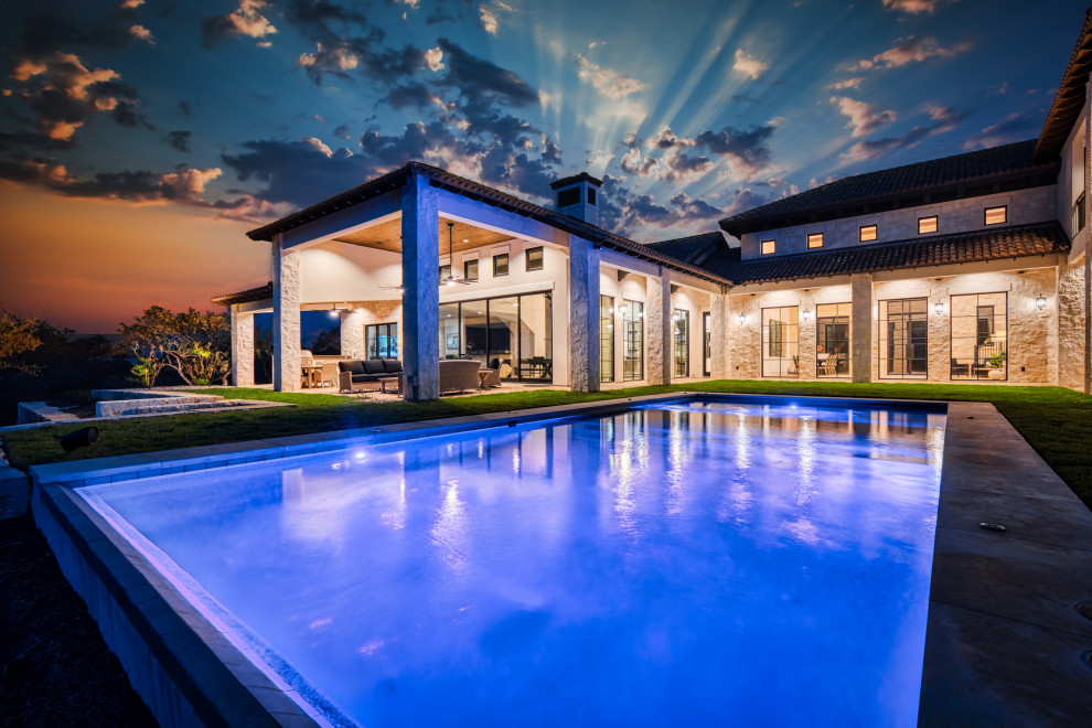 Linear Pool with Faux Negative Edge and Flush Over-sized Spa ...