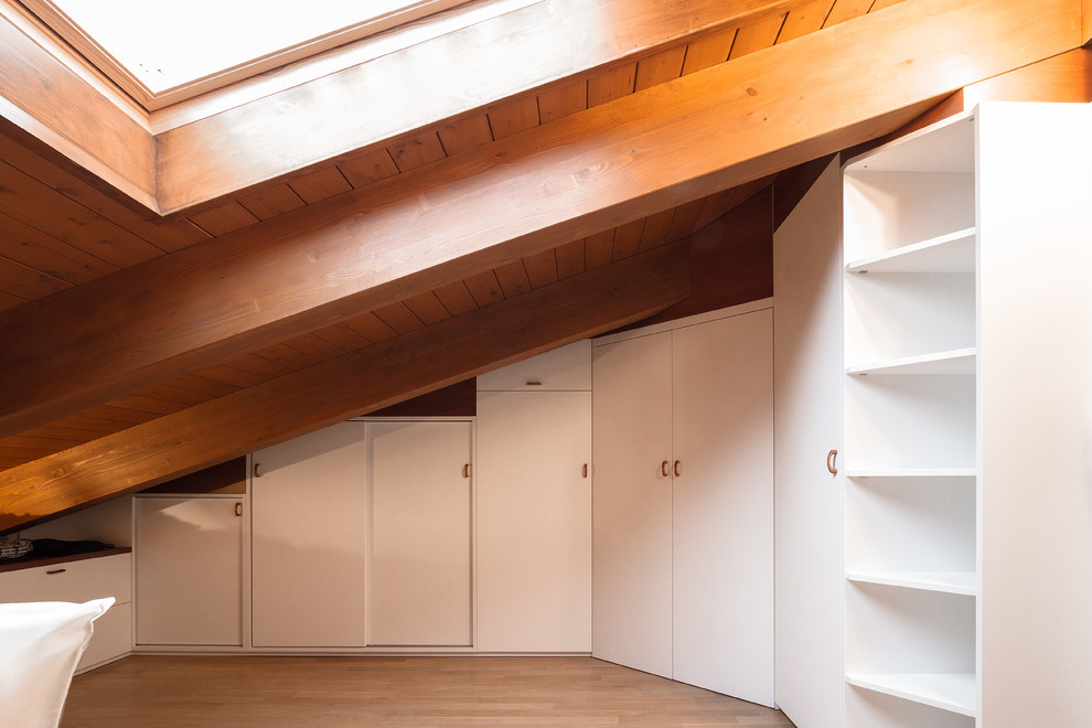 Mansarda su misura - Modern - Closet - Bologna - by Squadrani ...