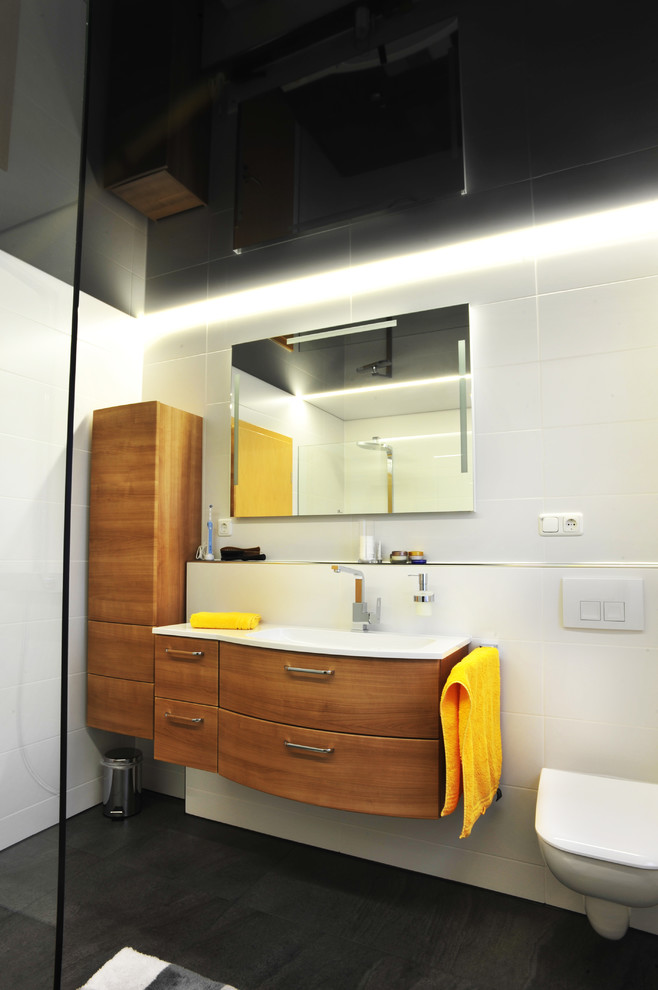 Bad mit Schattenfugenbleuchtung - Contemporary - Bathroom - Nuremberg ...