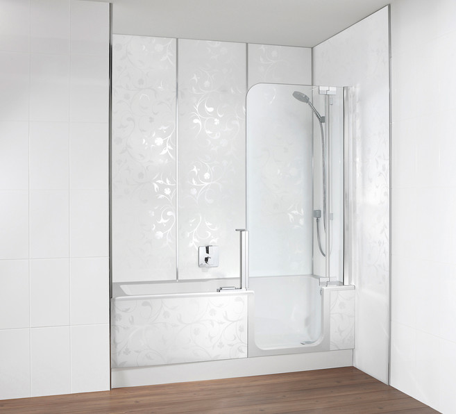 Badewanne mit Tür - Bathroom - Leipzig - by Hallesche Badgalerie | Houzz IE