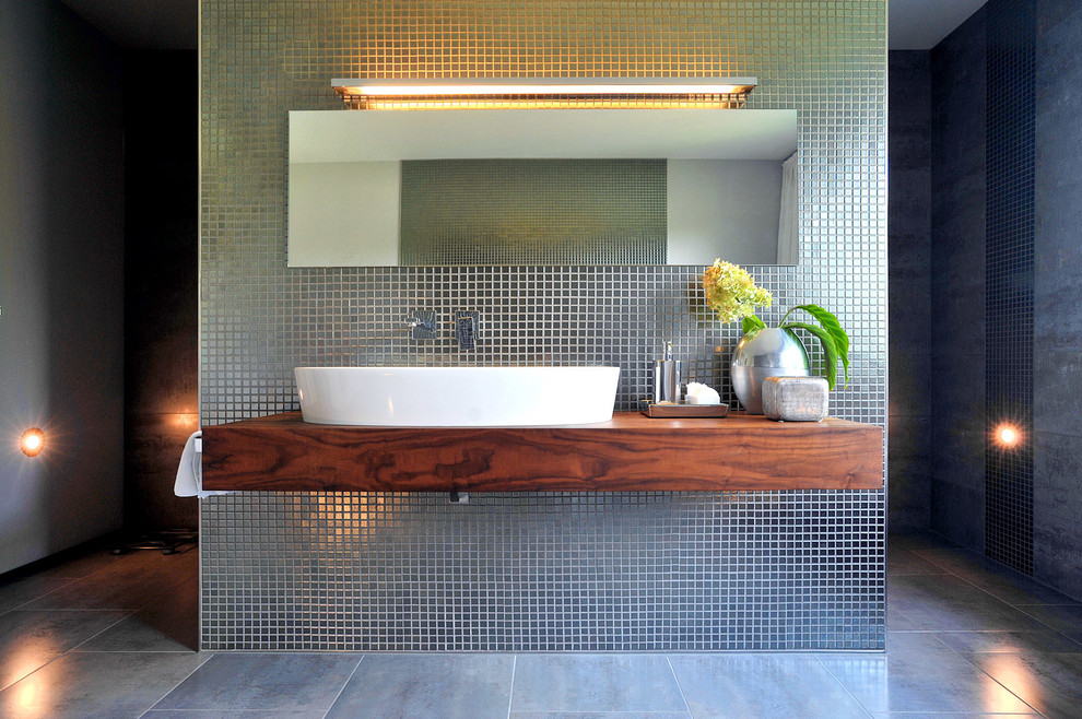 Villa in Hoppegarten, Materbad Waschtisch - Modern - Badezimmer ...