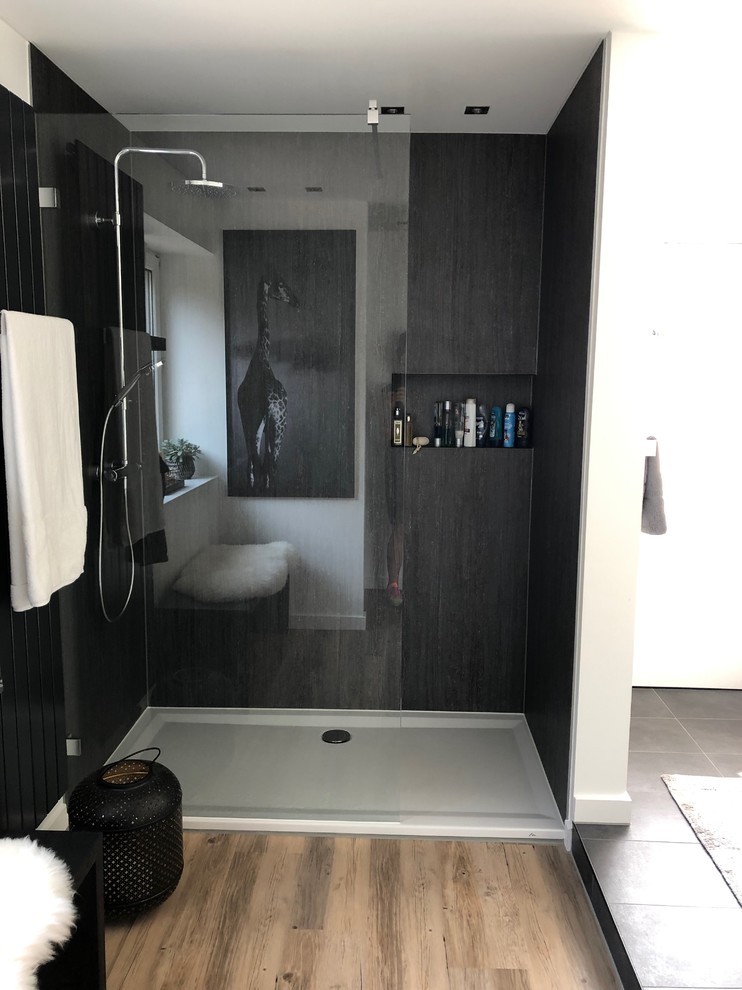 Walk In Dusche mit Nische - Contemporain - Salle de Bain - Dusseldorf ...