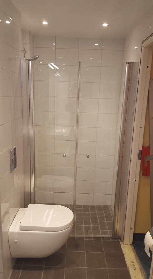 Badrum - Modern - Bathroom - Orebro - by RZ Bygg | Houzz