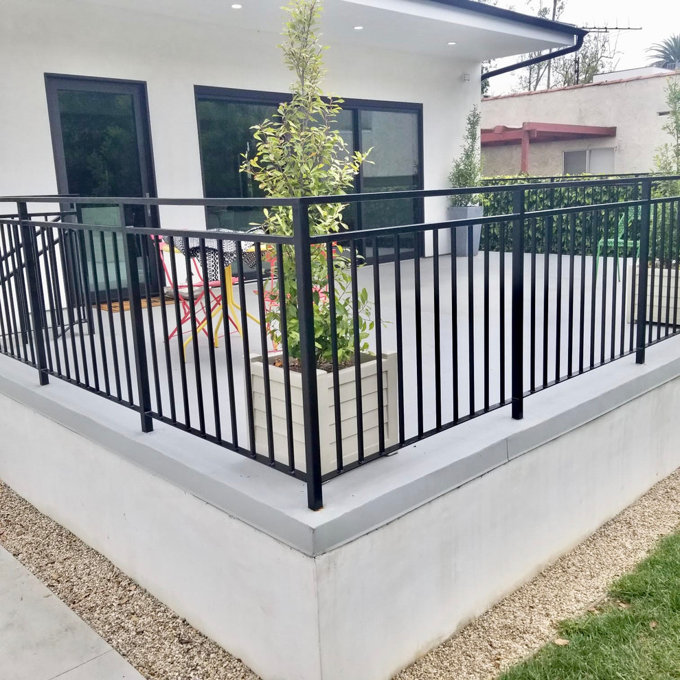 BALCONY, NORTH HOLLYWOOD - Midcentury - Balcony - Los Angeles - by ...