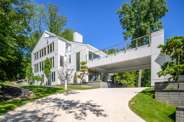 Complete Modern Railing and Stair System - Moderno - Balcón - Cleveland ...