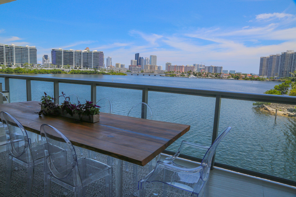 Echo Balcony - Modern - Balcony - Miami - by South Florida Design Group