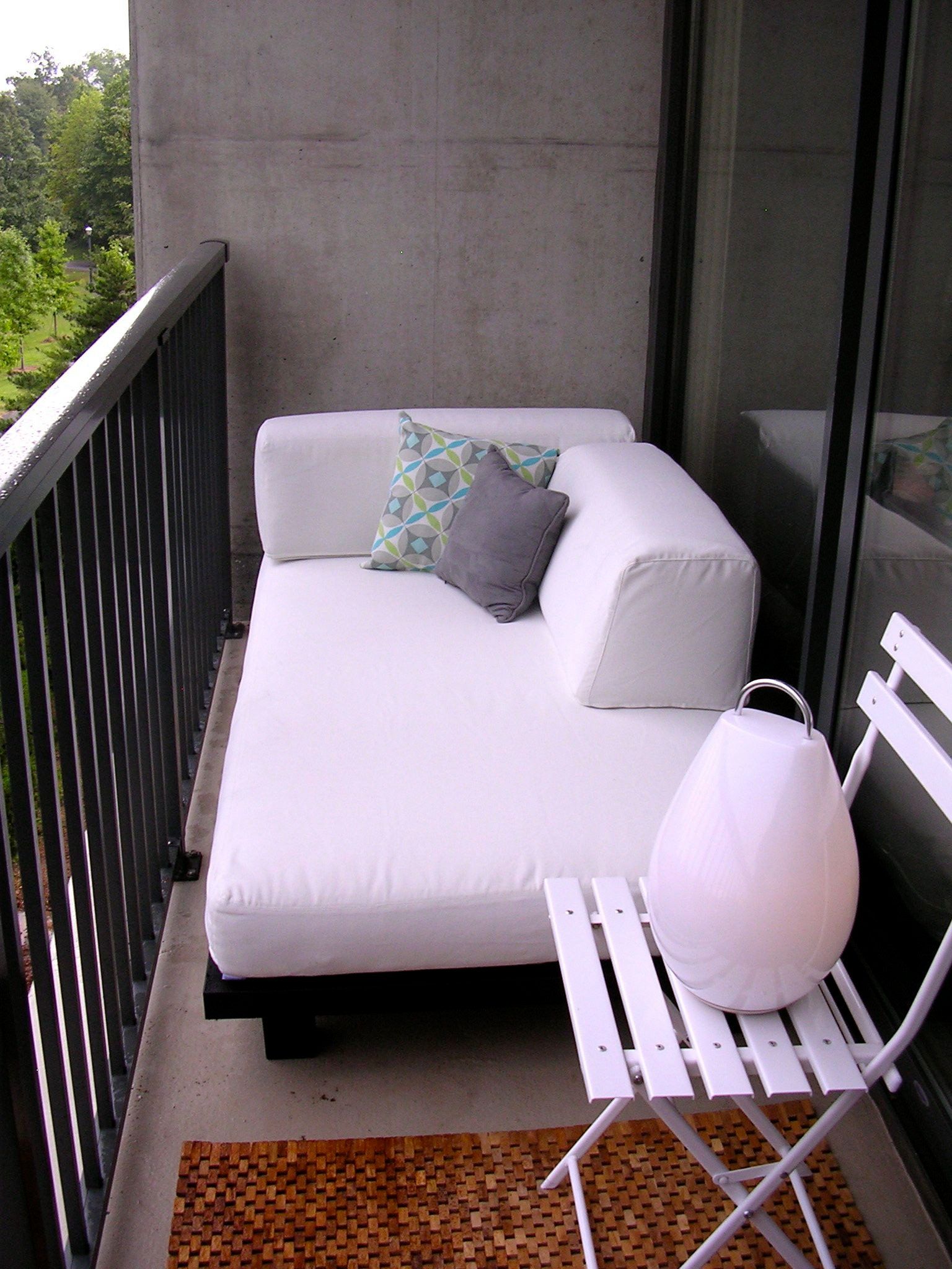 Get the Most Out of Your Space with a Daybed