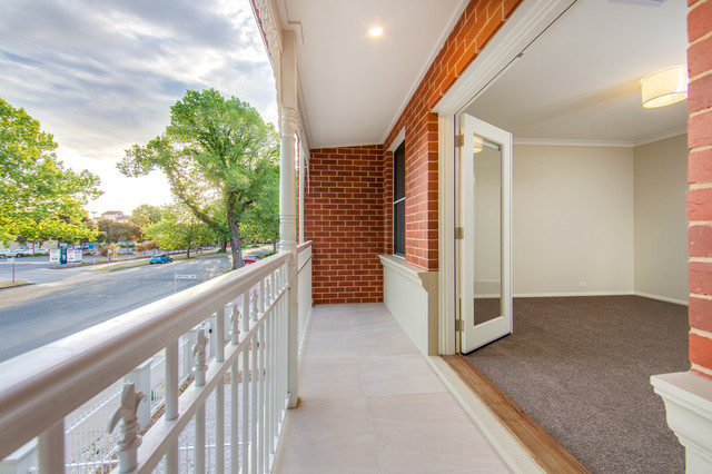 Wilson st Terraces, Albury - Traditional - Balcony - Perth - by Arcadia ...