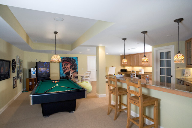 Basement Family Room with Maple Cabinetry and Wet Bar - Traditional ...