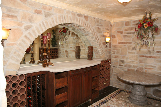 Interior Design With Stone Veneer - Classique - Sous-sol - Chicago ...
