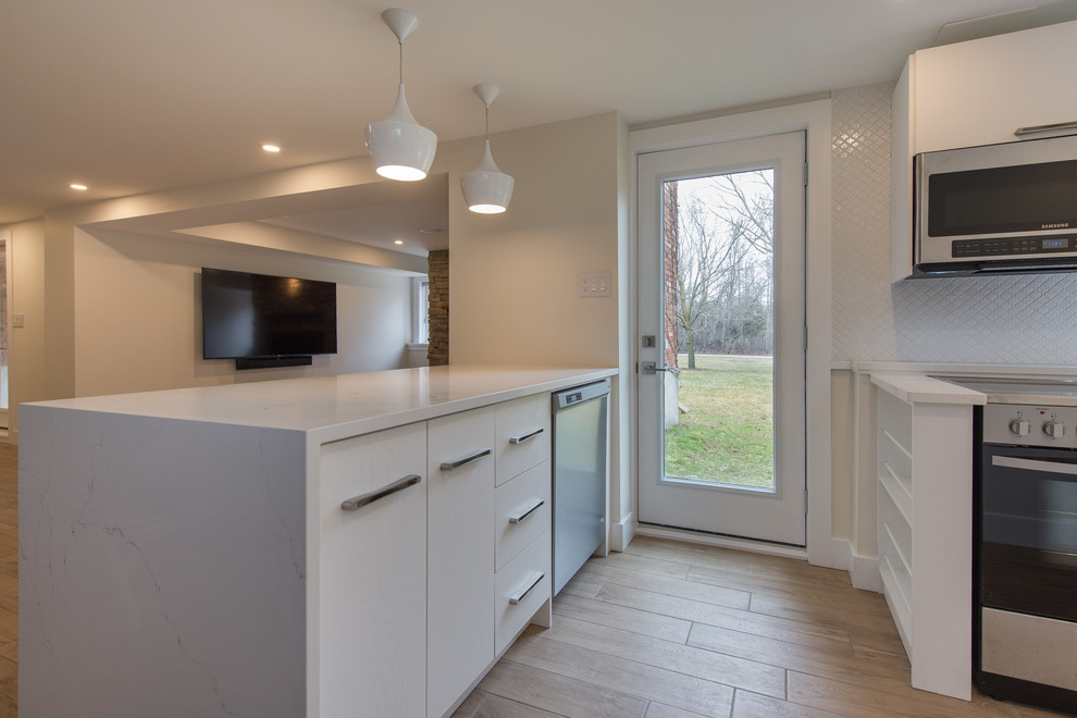 Luxurious Walk-Out Basement - Transitional - Kitchen - Toronto - by ...