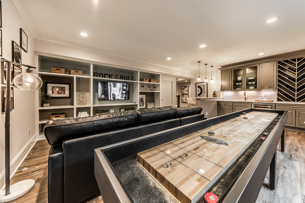 Simplified Living Custom Home in Powell, Ohio - Classique - Sous-sol ...