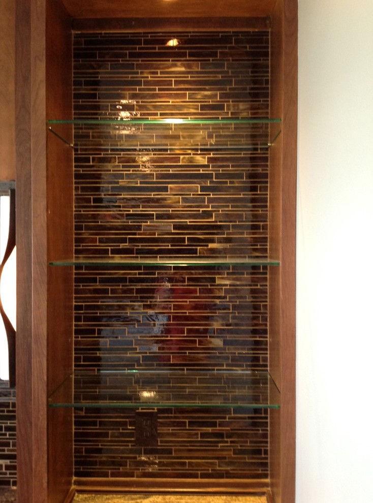 Wichita Traditional Basement Wet Bar - Klassisch modern - Keller ...