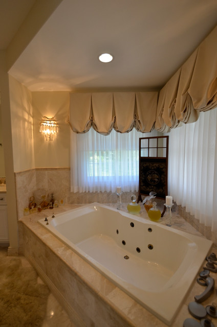 18th Century/Mid Century Home Renovation - Bathroom - Chicago - by Del ...