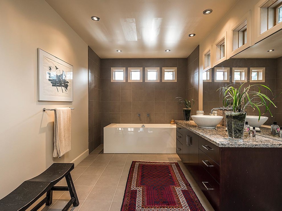 A haven, oasis and sanctuary in Victoria, B.C. - Contemporain - Salle ...