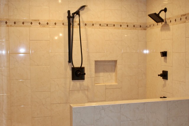 Bathroom with Custom-built Walk-in shower - Classique - Salle de Bain ...