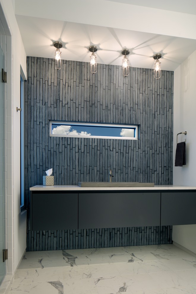 Beach Retreat Kitchen, Bathrooms, & Laundry - Moderne - Salle de Bain ...