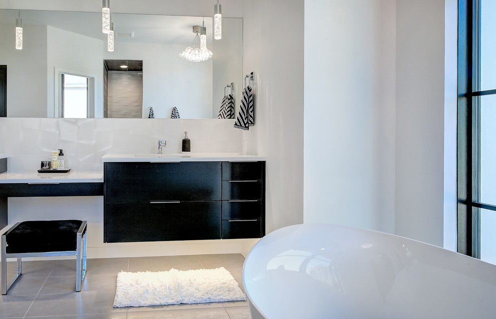 Celebrity Builders - Contemporary - Bathroom - Grand Rapids - by Photos By Kaity | Houzz