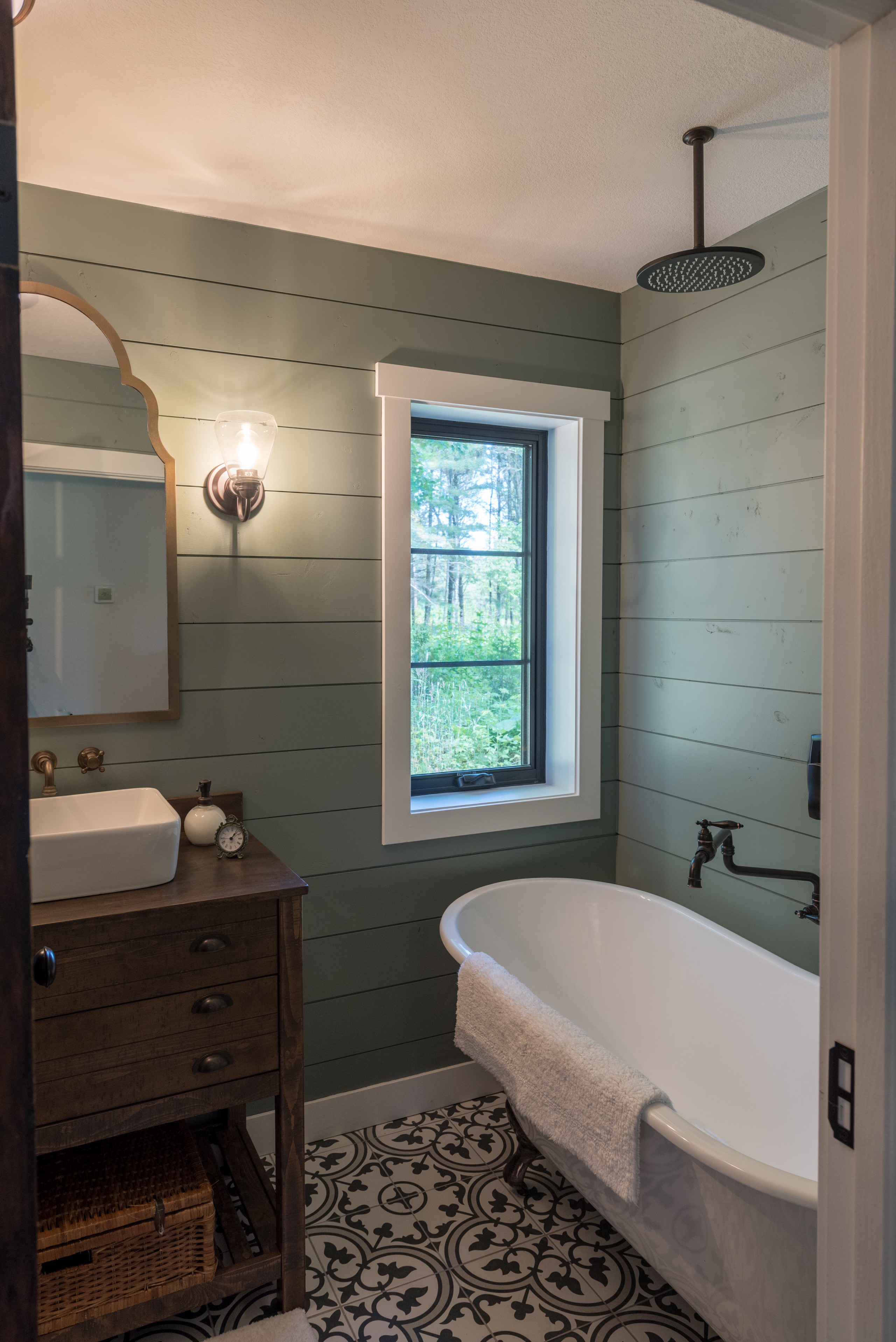 Green Country Bathroom Ideas 75 Rustic Bathroom With Green Walls Ideas