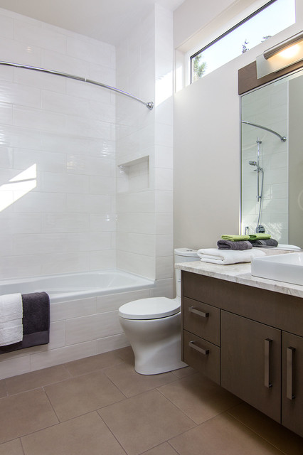 Chute Lake Kelowna - Contemporain - Salle de Bain - Vancouver - par ...