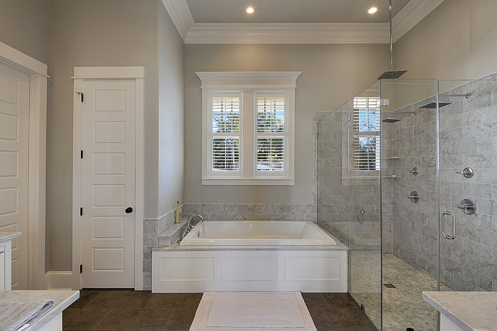 Classic Ingalls Farmhouse House Plan 9772 - Landhausstil - Badezimmer ...