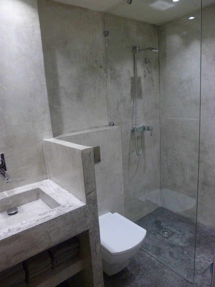 CONCRETE WALL COMPLETE BATHROOM - Modern - Bathroom - Miami - by ...