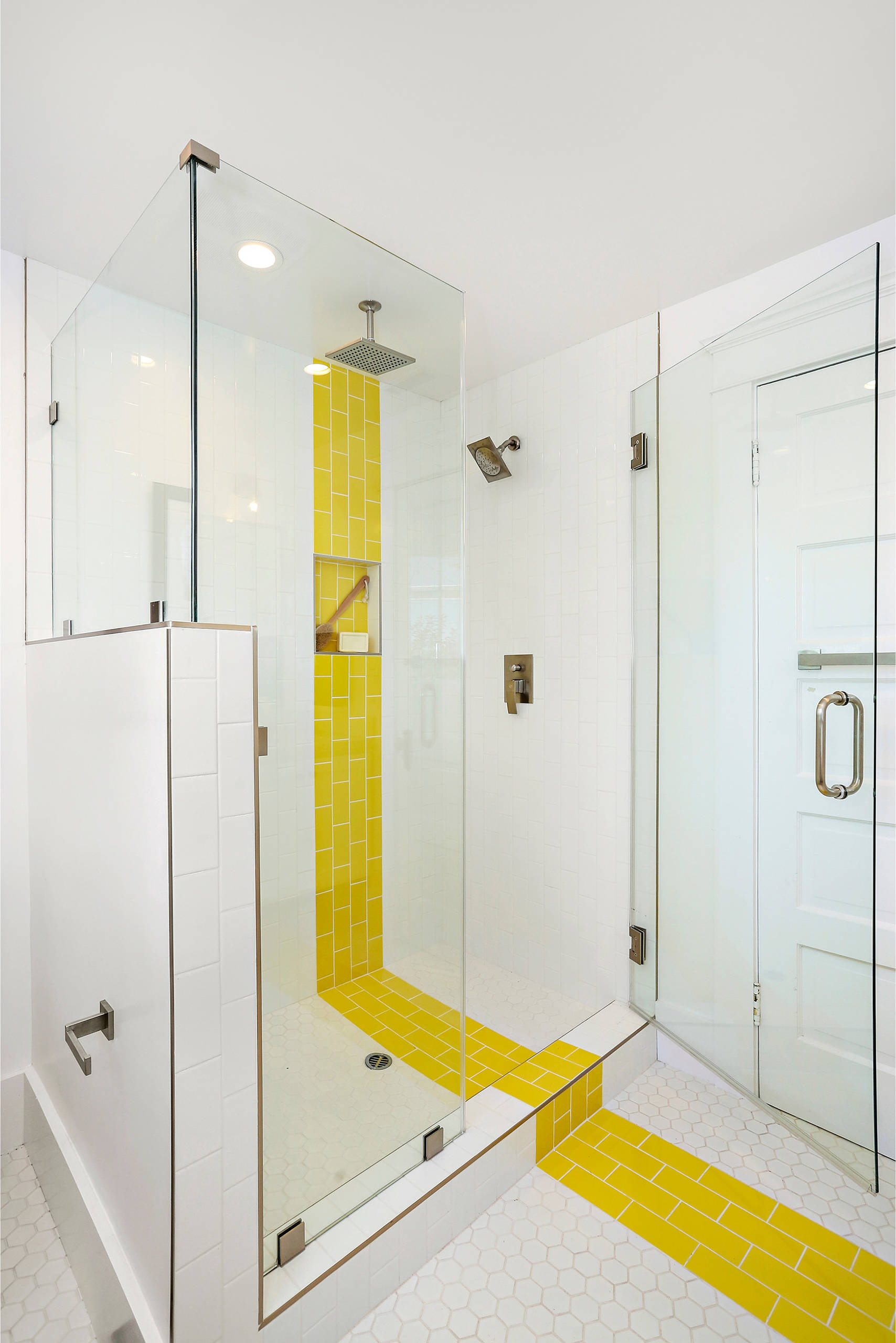 20 Dazzling Shower Designs