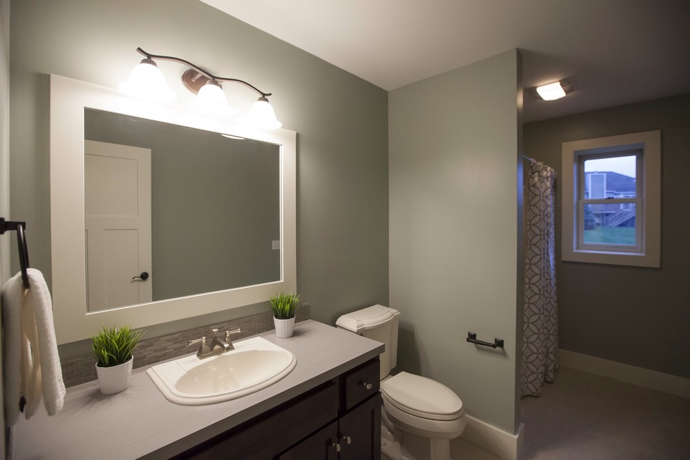 Craftsman Ranch Remodel and Home Staging - Estilo Craftsman - Cuarto de baño - Grand Rapids - de ...