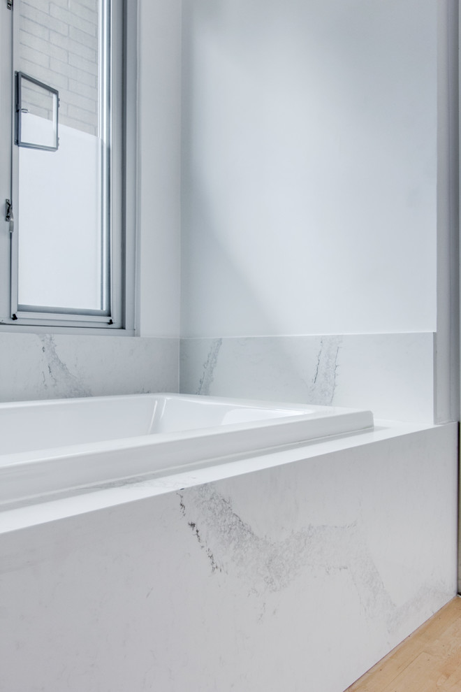 Dallas | Vickery | Master Bathroom (Revive) - Modern - Badezimmer ...