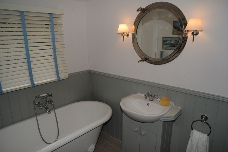 Doc Martin's House - Fern Cottage, Port Isaac - Beach Style - Bathroom ...