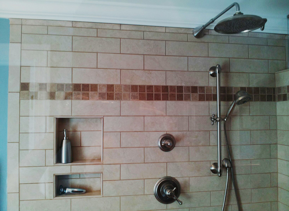 Elegant Master Bathroom Renovation, tile & fixture detail - Clásico ...