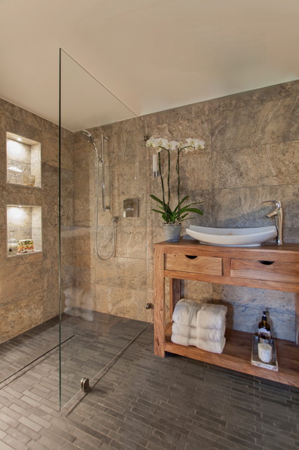 En suite shower wet room with natural materials & spa vibes ...