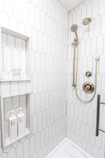 Ennismore Washroom - Modern - Bathroom - Toronto - by Hampton Rowe | Houzz