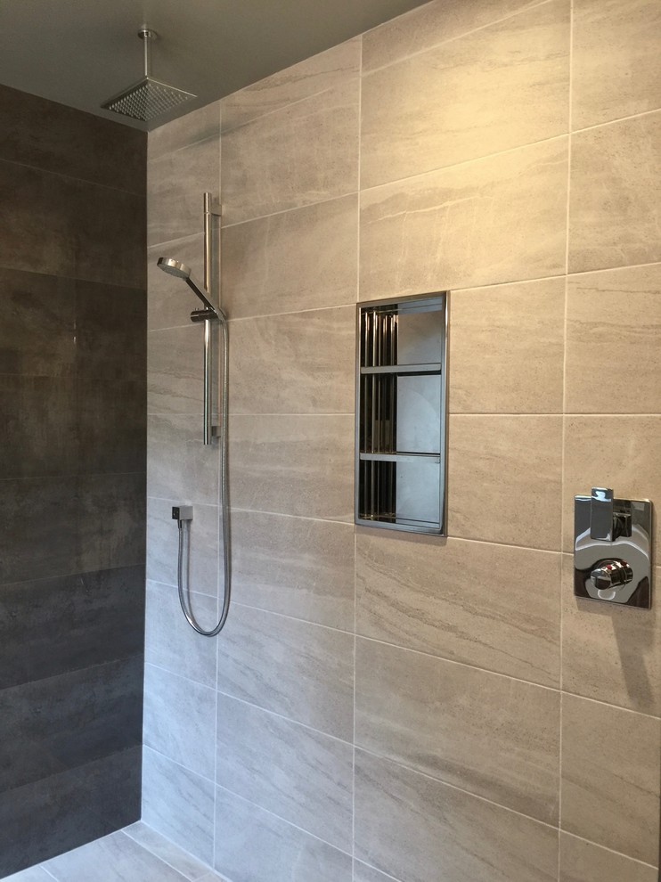 Ensuite with luxury walk in shower - Contemporary - Bathroom - Toronto ...
