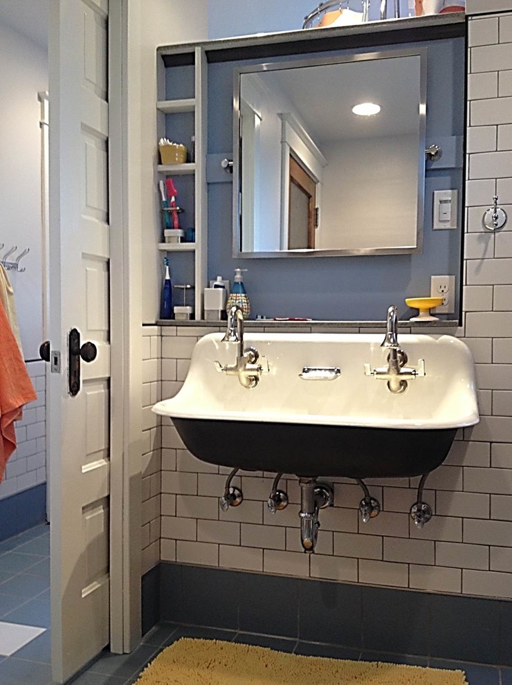 Family Bath - Traditional - Bathroom - Grand Rapids - by B-Squared ...