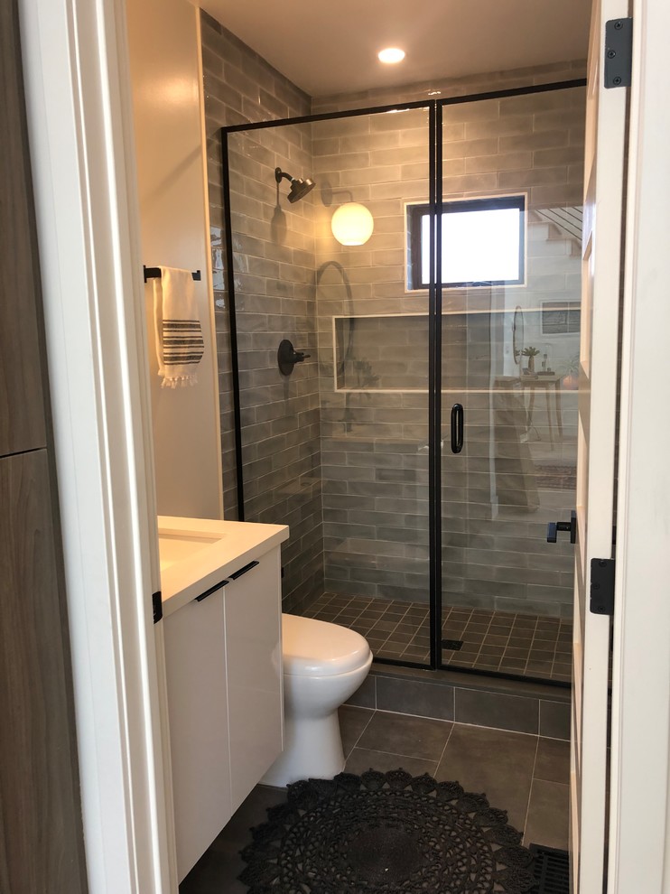 Farm Style Shower Doors - Farmhouse - Bathroom - Los Angeles - by ...