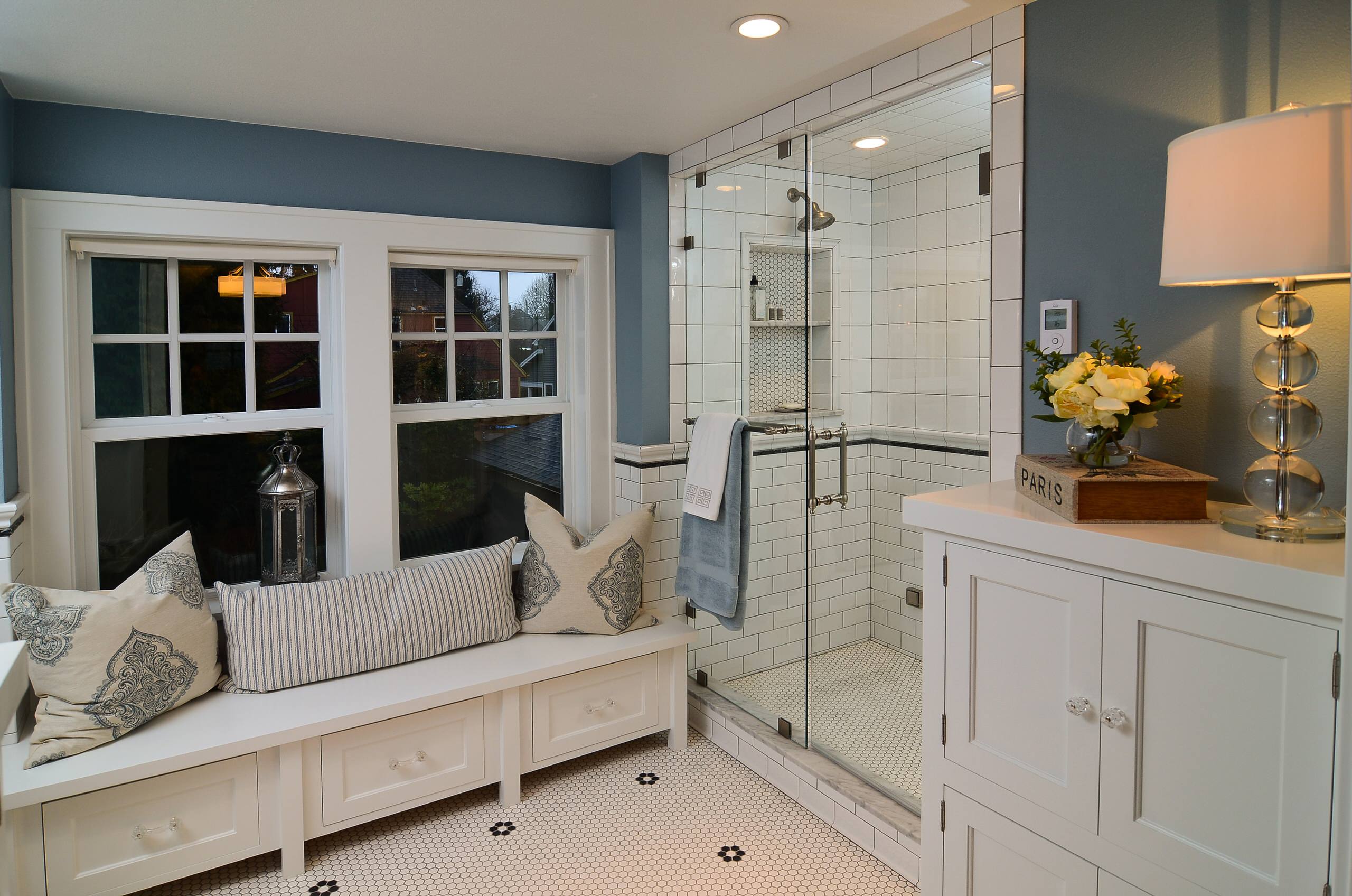 Bathroom sitting area store