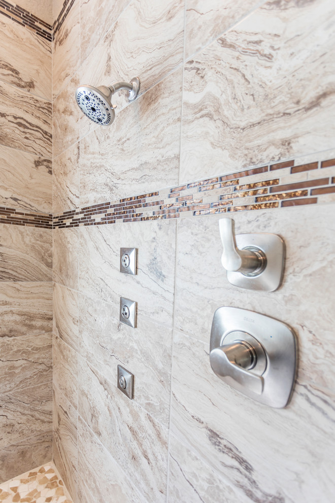 His & Her Shower - Classique Chic - Salle de Bain - Dallas - par The Cabinetry and Tile Studio ...