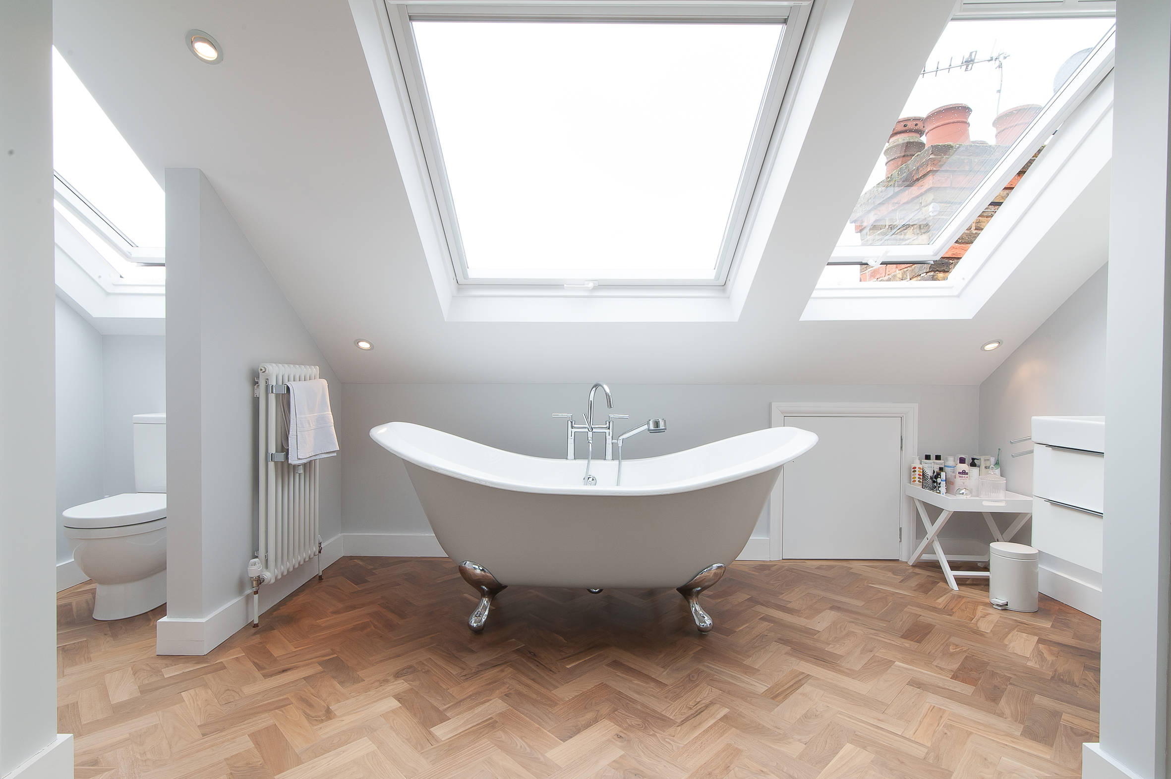 Lofts: 10 Inspiring Loft Bathrooms That Utilise Space Brilliantly ...