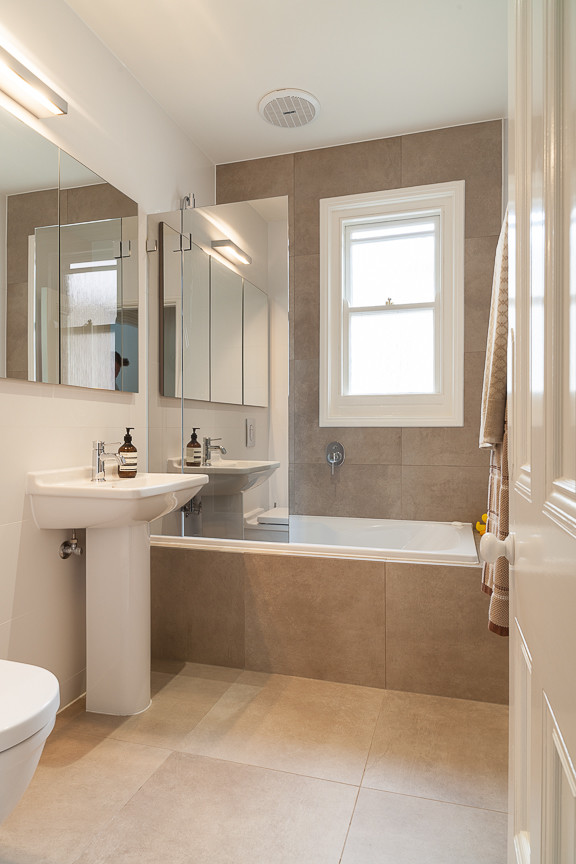 How to make a standard bathroom special - Modern - Bathroom - Melbourne ...