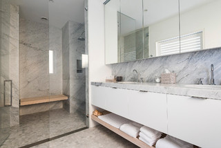 Iluka Residence IV - Beach Style - Bathroom - Sydney - by Lovett Custom ...