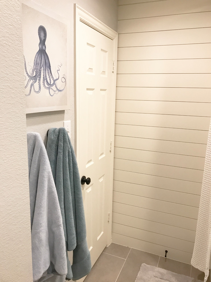 Jack and Jill Bathroom Remodel - Farmhouse - Bathroom - by Bolen ...