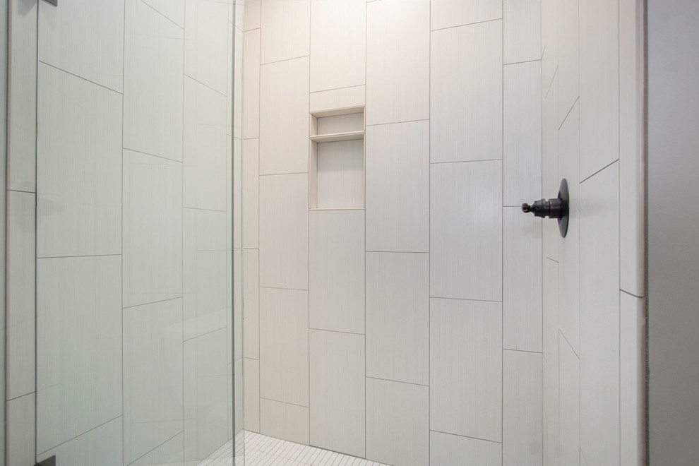 Juniper - Farmhouse - Bathroom - Grand Rapids - by MARCUSSE CONSTRUCTION | Houzz